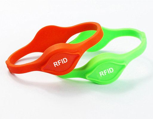 LF / HF Silicone Pool Pass Wristbands , Dual Chips Uhf Rfid Wristband