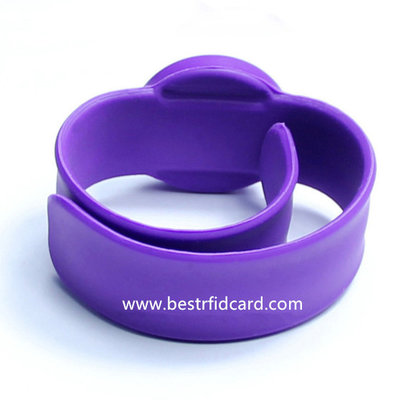 Free Samples 13.56mhz Muti Color  Eco - Friendly Silicone Adjustable Rfid Smart Chip Tag Wristband For Water Park