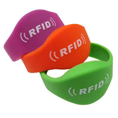 Silicone Custom Rfid Chip Pvc Nfc Adjustable Waterproof Shakeproof Silicone Wristbands Hotel Bracelet With Qr Code