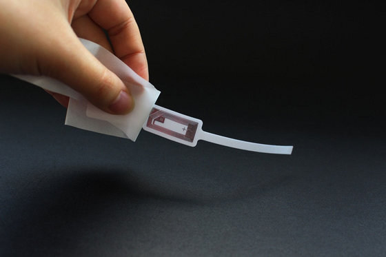 Professional Manufacuturer Paper Uhf Hf Rfid  Jewelry Security Tag Factory Price Rewritable Rfid Sticker Tag